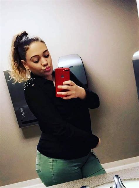 Pin By Charles Jones On BEAUTIFUL LATINAS Beautiful Mirror Selfie