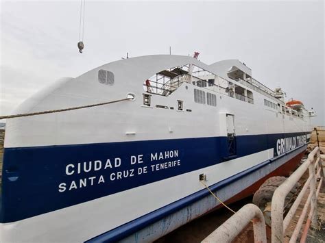 El nuevo Ciudad de Mahón para Trasmed va tomando forma en Nápoles