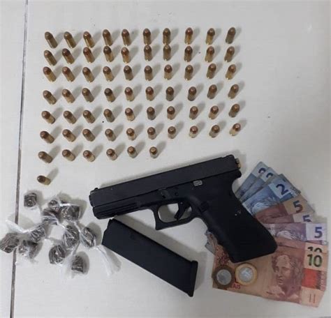 For A T Tica Do Batalh O Prende Homem Armado Pistola Na Serra