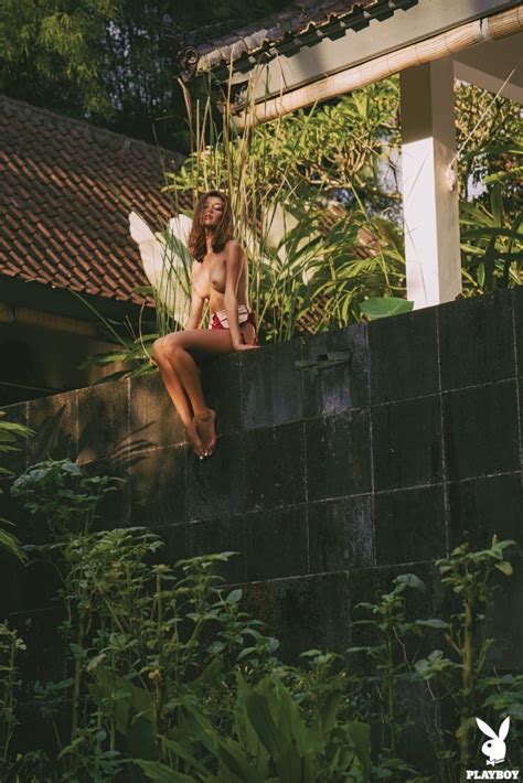 Raluca Cojocaru Raluca Cojocaru Sweet Piernas Artistic Nude Senos