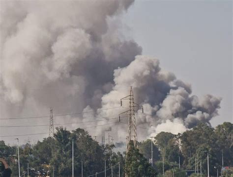 Incendio A Catania Imponente Colonna Di Fumo Fiamme Nella Zona