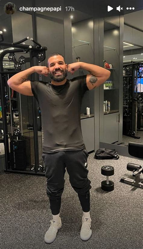 Bod S Plan Drake Shows Off Six Pack In Shirtless Selfie After Boxing