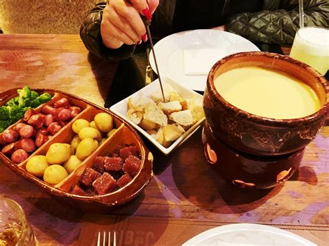 NOITE DO FONDUE EM GRAMADO RODIZIO DE FONDUE