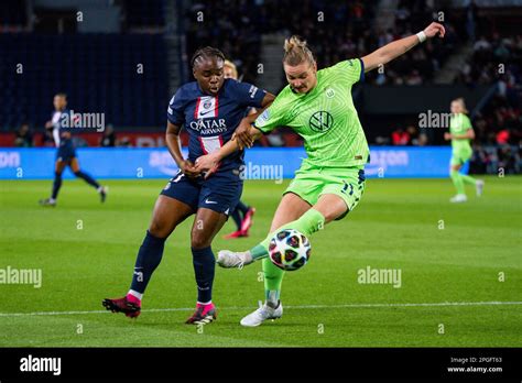Sandy Baltimore Of Paris Saint Germain And Alexandra Popp Of VFL