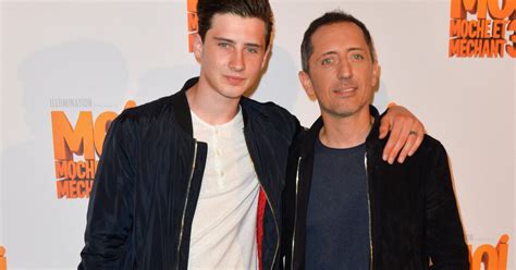 Gad Elmaleh Son fils Noé beau gosse romantique à New York avec sa