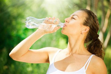 Bere acqua fa dimagrire ecco come e perché Magazine delle donne