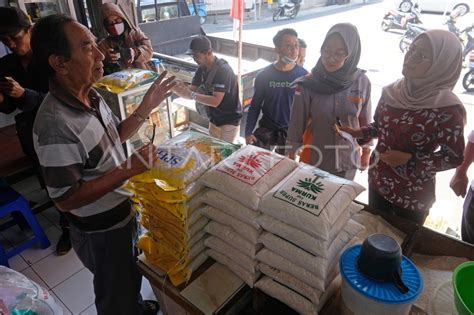 Pantauan Harga Beras Di Pasar Tradisional ANTARA Foto