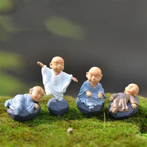 4 pièces Kawaii chinois bouddhiste moines miniature bonsaï meubles de