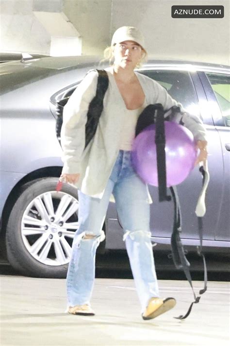 Hilary Duff Nude And Sexy Photos Collection From Various Outings And