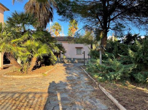 Vendita Villa Unifamiliare In Via Serroni Alto Battipaglia