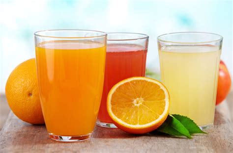 A janë lëngjet e shtrydhura më të shëndetshme sesa konsumimi i frutave