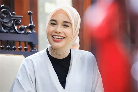 Kenalan Dengan Siti Atikoh Istri Ganjar Pranowo Calon Ibu Negara