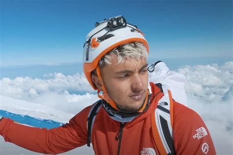 Inoxtag A Atteint Le Sommet De L Everest