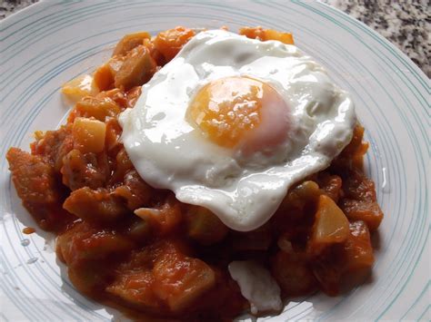 LAS RECETAS DE LAS MELLIZAS PISTO SEVILLANO CON HUEVO FRITO