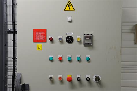 Risques électriques Prévention du risque électrique Risques INRS