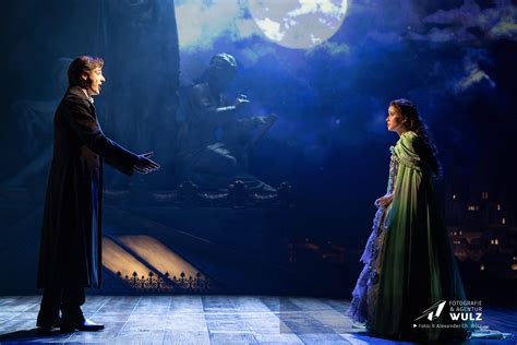 Das Phantom Der Oper Das Musical Kehrt In Sein Ehemaliges Theater