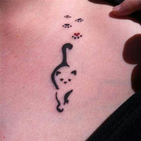 Tatuajes de gatos huellas silueta sencillos pequeños FeelCats