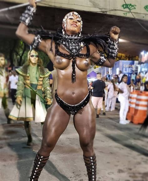 Carnaval 2019 o Que Não Faltou Foram Peitos e Aqui Está a Melhor