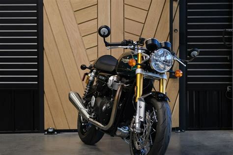 2025 Triumph Thruxton RS Final Edition Competition Green RS COMPETITION