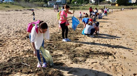 Reto viral para limpiar la basura y plásticos de Playa América