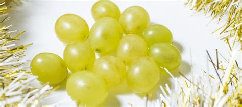 Por qué tomamos 12 uvas en Nochevieja Supermercados MAS