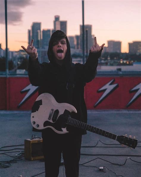 Yungblud Pictures Wallpapers