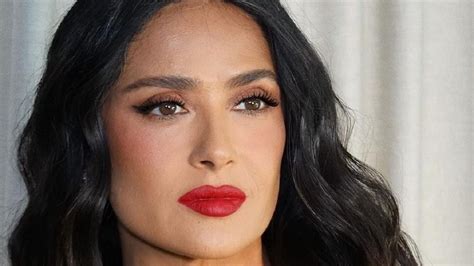 A Sus A Os Salma Hayek Conquista A Sus Seguidores De Todas Las