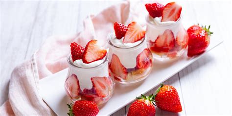La Recette Du Tiramisu Aux Fraises De Cyril Lignac Cosmopolitan Fr