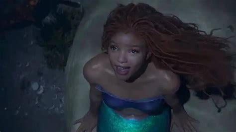 Así luce Halle Bailey en el nuevo póster oficial del live action de La