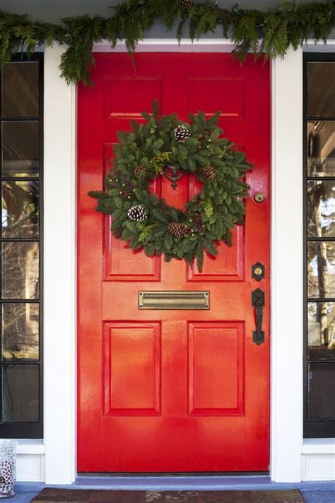 41 Christmas Door Decoration Ideas Pretty Holiday Front Doors