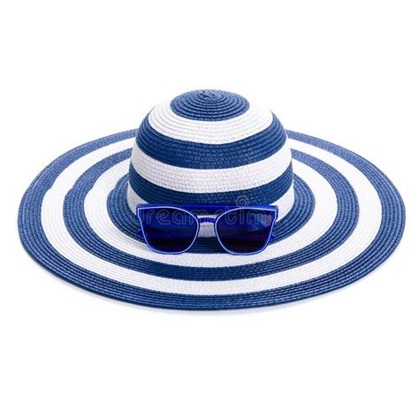Sombrero De Playa Azul Viajes Y Gafas De Sol Imagen De Archivo Imagen