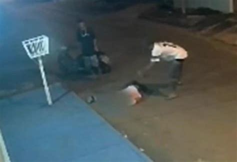 Vídeo homem é espancado e esfaqueado até a morte em Goiás SBT News