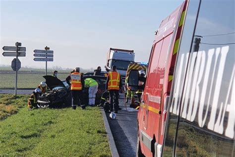 Seine Maritime Violent Accident Entre Une Voiture Et Un Camion Un