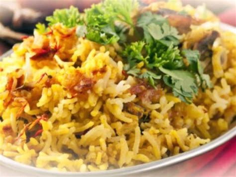 ARROZ CON POLLO Y AZAFRÁN Receta Fácil