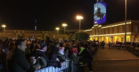 Dopo Anni Di Stop Torna La Befana Volante In Piazza Del Popolo