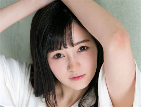 鈴原エミリ尻フェチ後ろからブルマを脱がし尻を存分に堪能し妖艶アクトレスーAD動画鑑賞