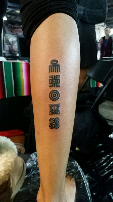 Adinkrahene Meaning