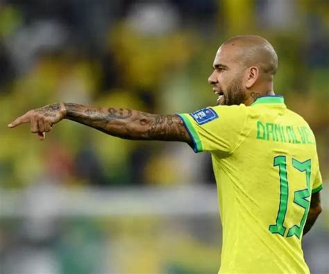 Not Cias Daniel Alves Contrata Advogado Que J Defendeu Messi