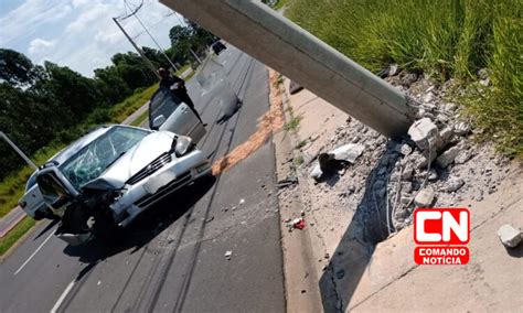 Motorista Passa Mal Ao Volante Perde Controle De Carro Invade Cal Ada