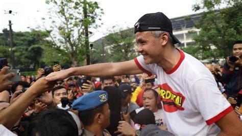 Bikin Heboh GBK Ganjar Pranowo Meski Lari Pagi Tersendat Karena