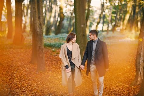 Pareja En El Parque Foto Gratis