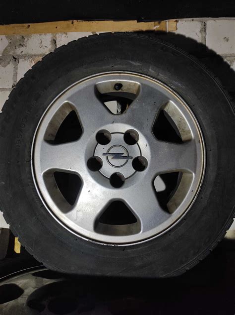 Sprzedam felgi aluminiowe z oponami zimowymi do opel Zafira A Przemyśl