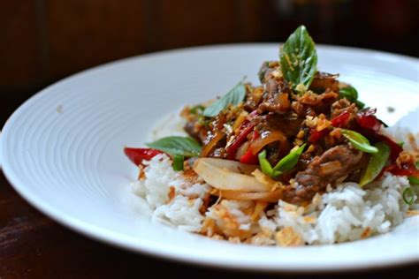 Boeuf sauté au basilic thaï la recette facile et authentique