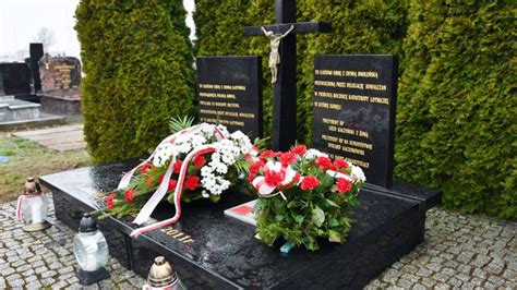 Hołd ofiarom zbrodni katyńskiej i katastrofy smoleńskiej Radio5