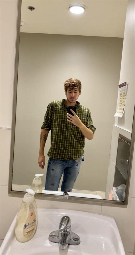 Best Bathroom Selfie Images On Pholder Selfie Gaybrosgonemild