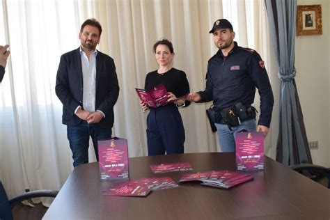 Trani La Polizia Di Stato Rinnova La Campagna Informativa In Occasione