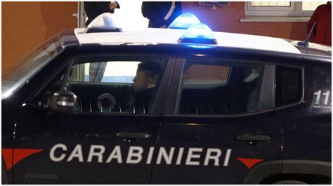 Român din Italia bătut cu pumnii și picioarele în plină stradă