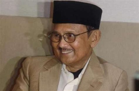 Biografi Bj Habibie Menggunakan Bahasa Inggris Pigura