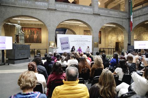 Coordinación de Comunicación Social Presentación del libro Mujeres