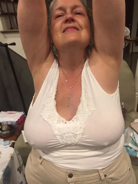 PornPic XXX Braless Granny